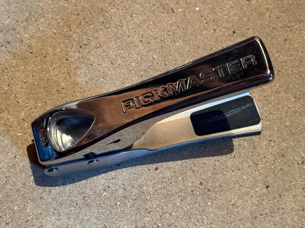 Pickmaster Plektrum-Stanzer - Make your own Picks! (Gebraucht) in ...