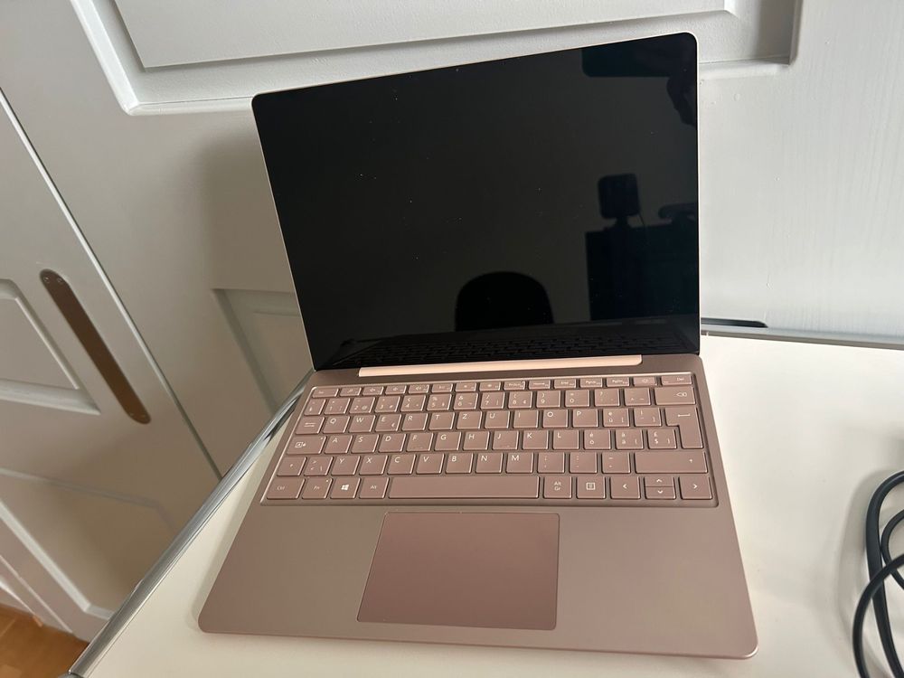 Microsoft Surface Laptop Go 10th Gen (i5, 8GB, 256GB) | Kaufen auf Ricardo