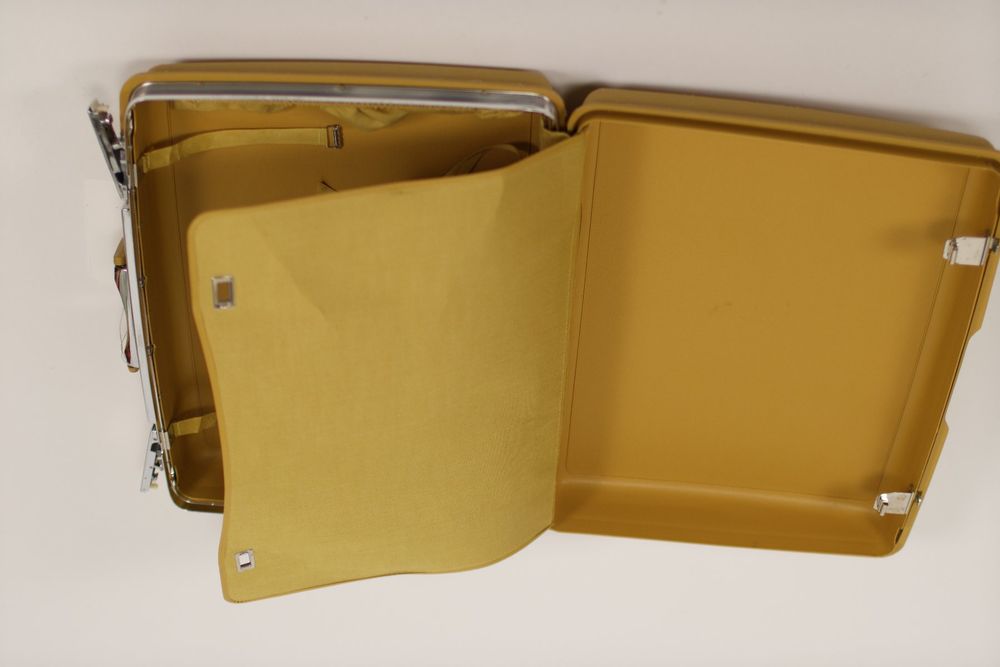 1960s Mustard Yellow SAMSONITE Suitcase (Gebraucht) in Hombrechtikon ...