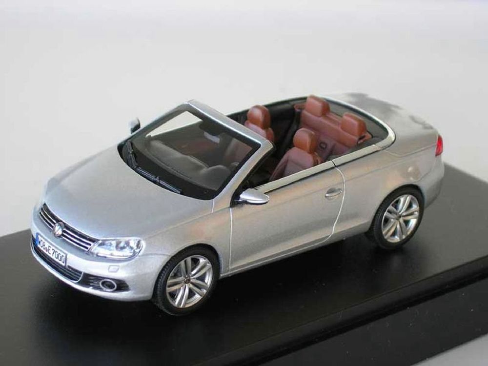 VW Eos Phase II 2010-2015 silber met. 1:43 von Kyosho (Neu und ...