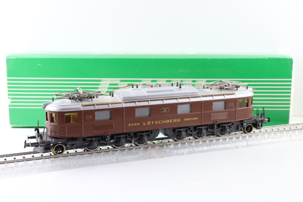 Roxy 10 021 BLS Ae 6/8 205 2-motorig AC, H0 | Kaufen auf Ricardo