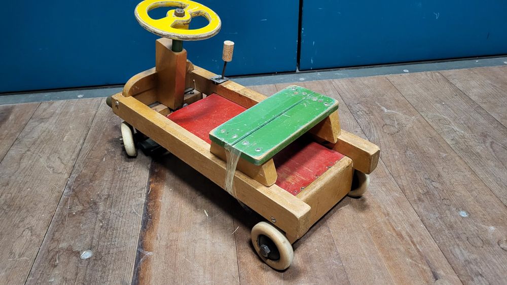 Spezial Rutschauto aus Holz (Gebraucht) in Kölliken für CHF 33 – mit ...