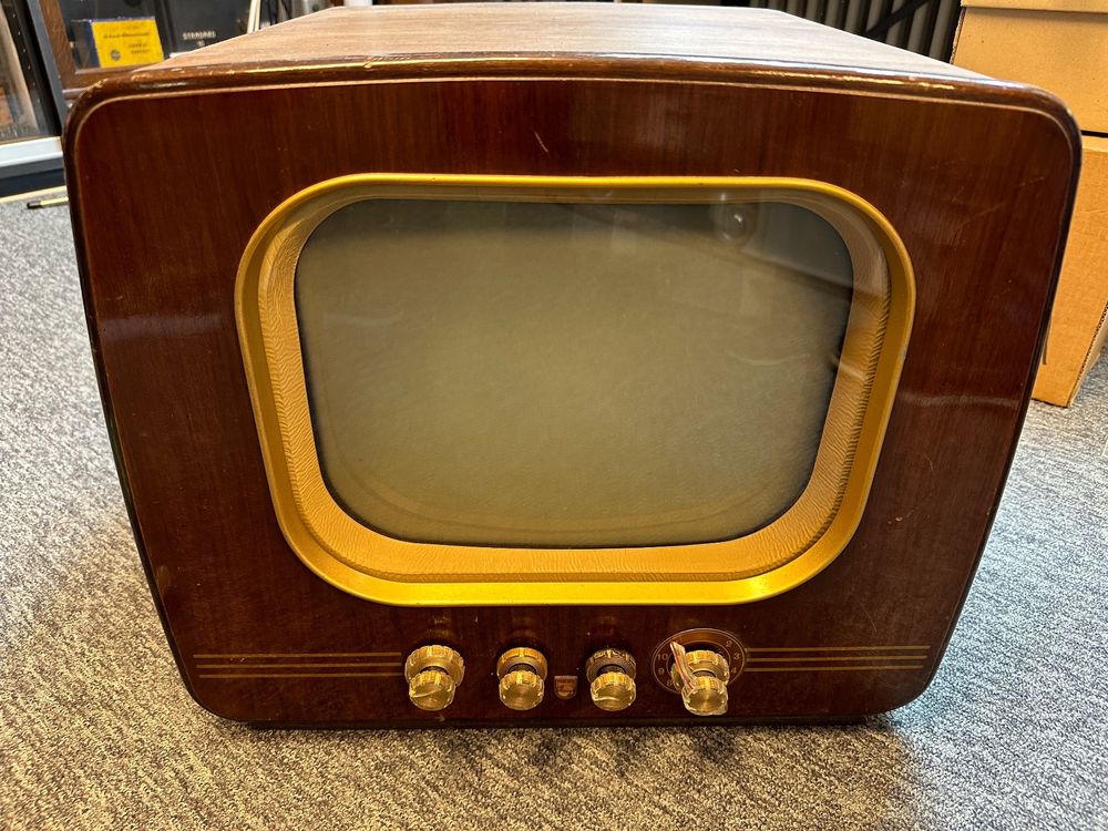 Philips S/W-Fernseher TX 1422A/05 (Defekt) in Basel für CHF 50 – nur ...