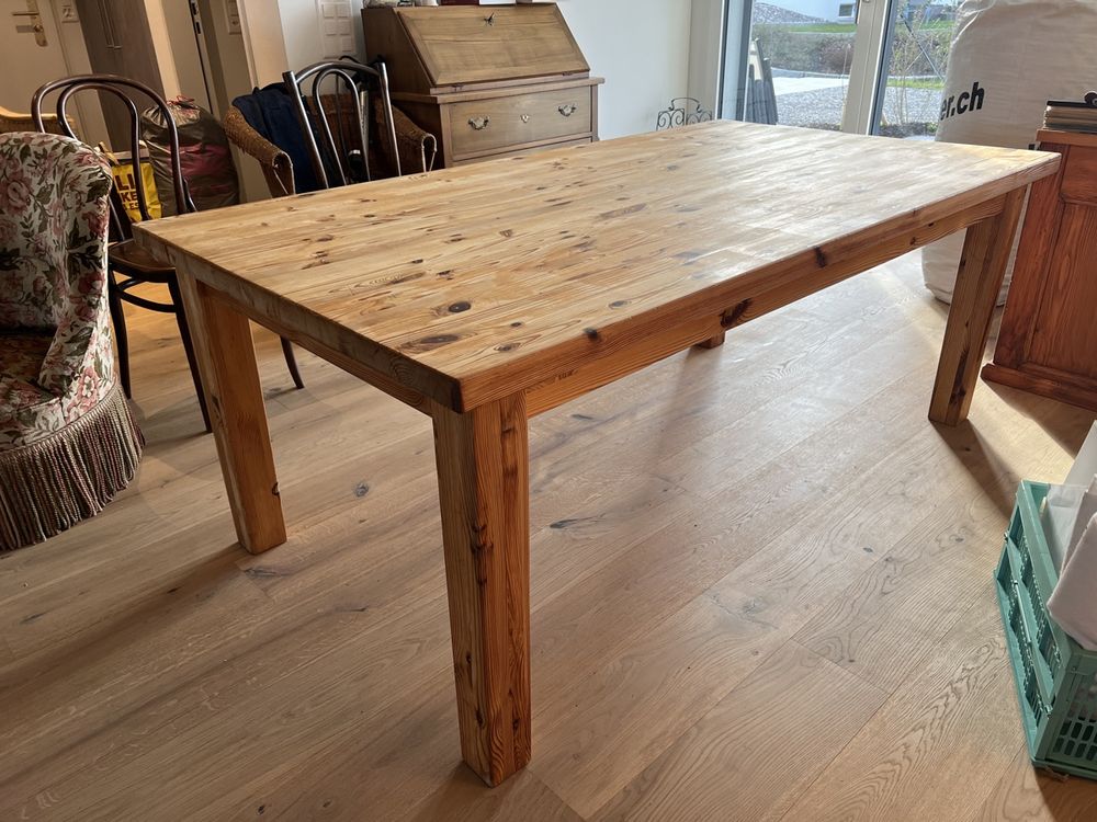 Grosser massiver Holztisch (Gebraucht) in Zürich für CHF 22 – nur Abholung auf Ricardo kaufen