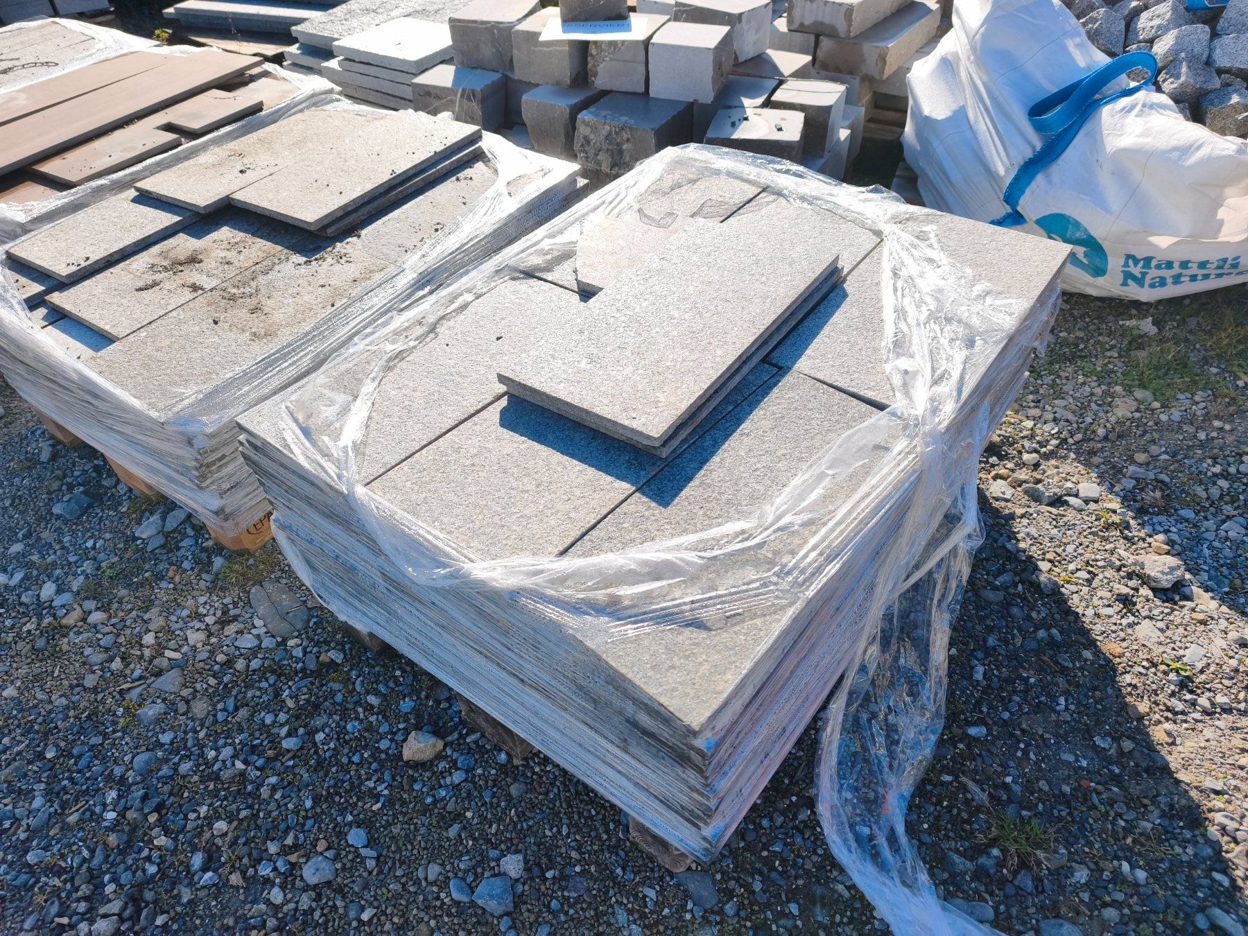 Granitplatten (3 Palletten à 30x60cm) (Neu (gemäss Beschreibung)) in ...