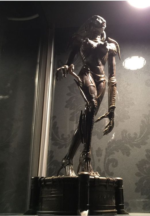 H.R. Giger Species Sil Figur (Gebraucht) in Gelterkinden für CHF 750 ...