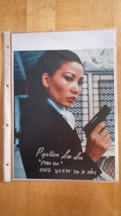 Papillon Soo Soo (James Bond), Original Autogramm auf Foto (Gebraucht ...