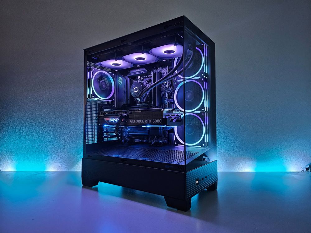 Gaming PC Zyphron👽16GB RTX 5080 + 9800X3D | 6000MHz 32GB (Neu und ...