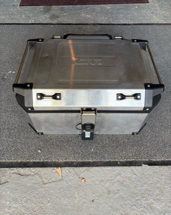Top case Givi Trekker alu gris 58L (Gebraucht) in Neuchâtel für CHF 350 ...