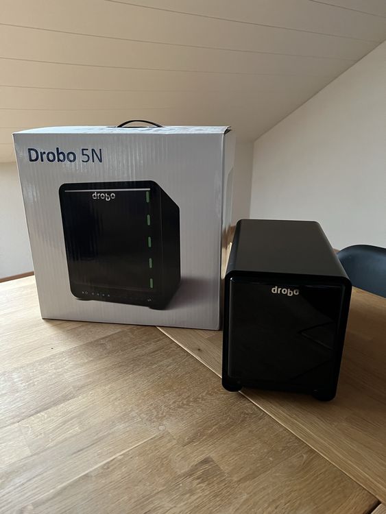 Serveur NAS Drobo 5N (Gebraucht) in Estavayer-le-Lac für CHF 13 – mit Lieferung auf Ricardo kaufen