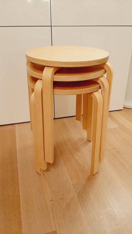 3x Design Hocker stapelbar Ikea Frosta (Stil Artek Aalto) (D'occasion) à Zürich pour CHF 160 ...