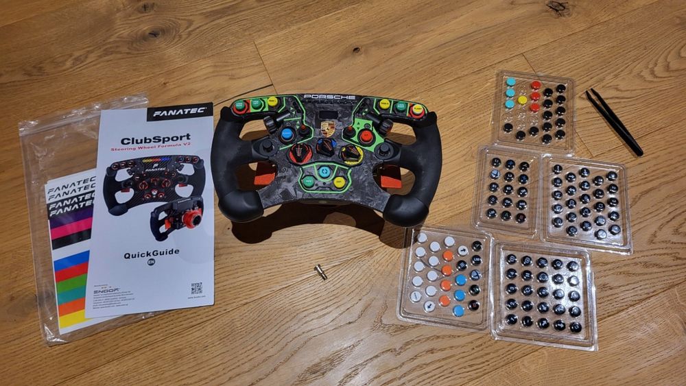 Fanatec ClubSport Wheel Formula V2, inkl. Buttons & Sticker (Gebraucht ...