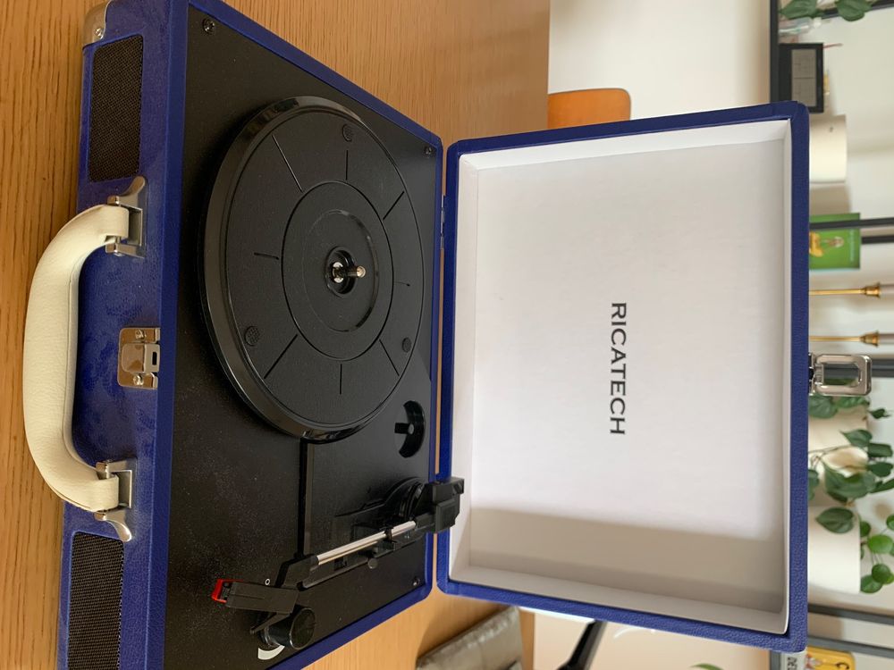 Tragbarer Plattenspieler Ricatech (Gebraucht) in Winterthur für CHF 20 – mit Lieferung auf ...