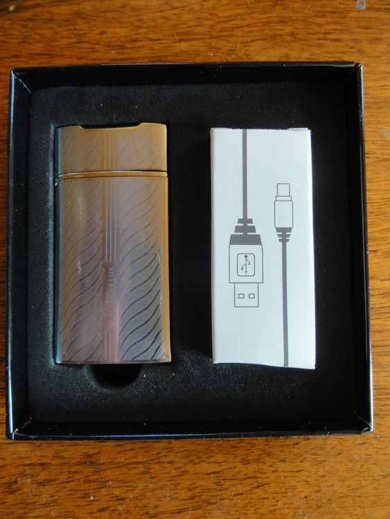 Briquet électronique,avec port USB (Neu und originalverpackt) in L' Auberson für CHF 4 – mit ...