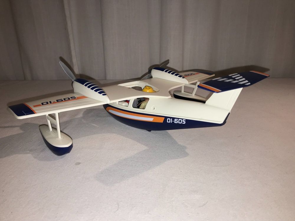 PLAYMOBIL Wasserflugzeug mit Zubehör (Gebraucht) in Gampel für CHF 20 – mit Lieferung auf ...