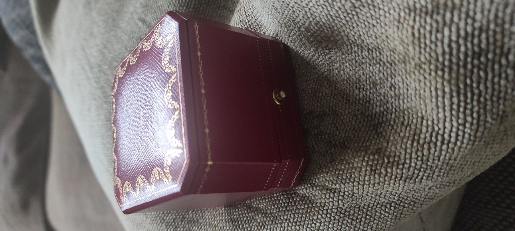 Cartier small square box - perfect condition (Gebraucht) in Tannay für ...