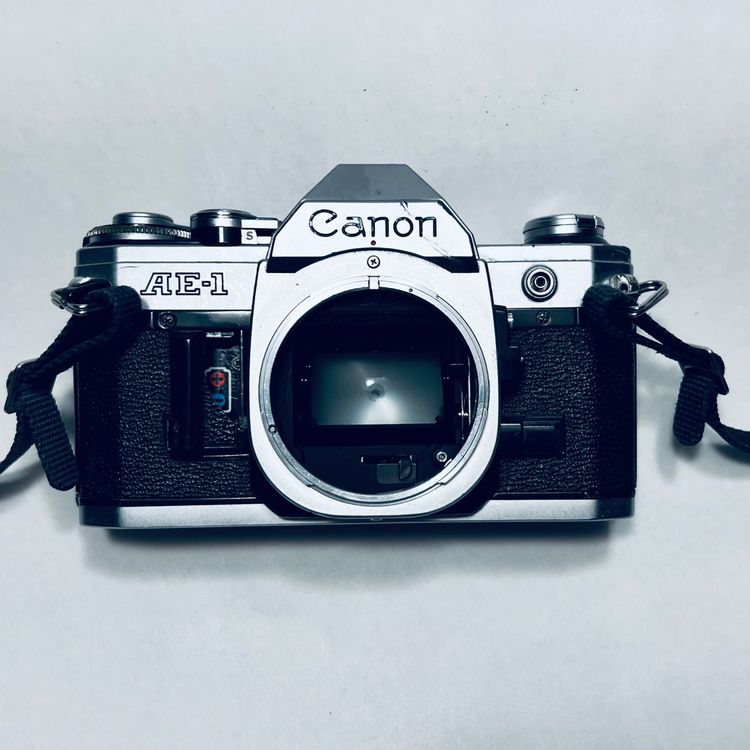 Spiegelreflex-Kamera Vintage CANON AE-1 (Gebraucht) in Zürich für CHF 600 – mit Lieferung auf ...
