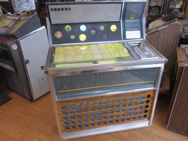 Rock ola 440 mit 80 Singles ab 1.-- Fr. (Gebraucht) in St.Gallenkappel für CHF 651 – nur ...