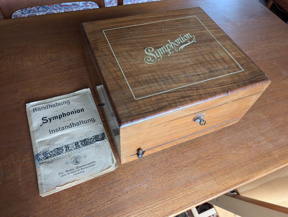 Antike Symphonion mit 30 Platten (Gebraucht) in Affoltern am Albis für ...
