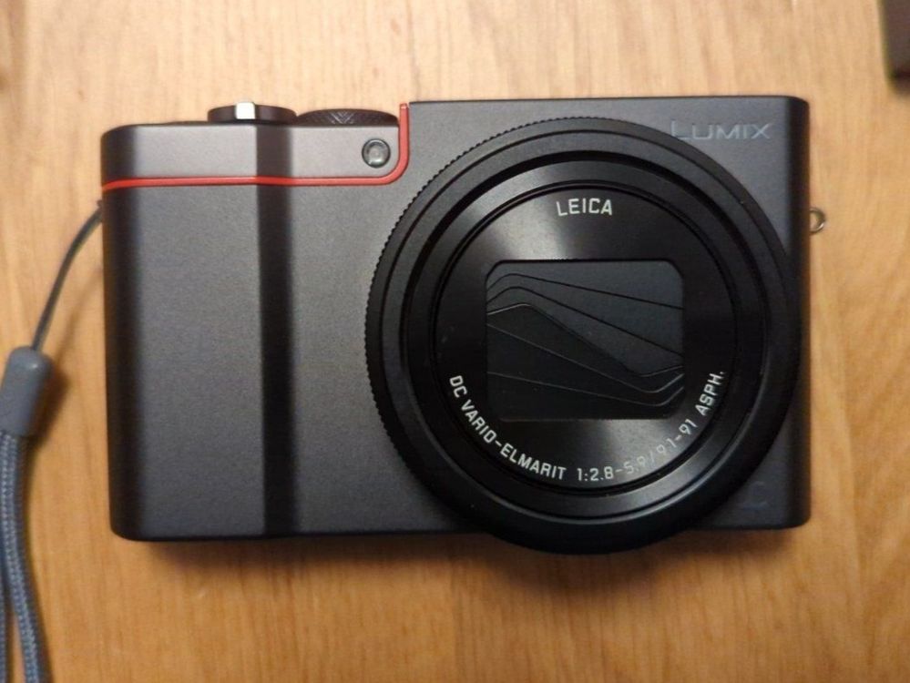Lumix TZ 101 mit Leica 10x Zoom (25-250mm), Etui und 2. Akku | Kaufen auf Ricardo