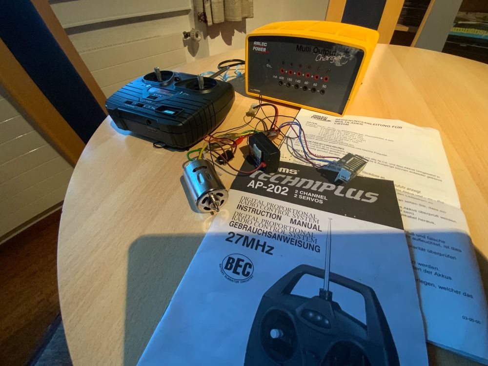 Acoms Techniplus, Arlec Power Lader, mech. Regler Tamiya | Acheter sur ...