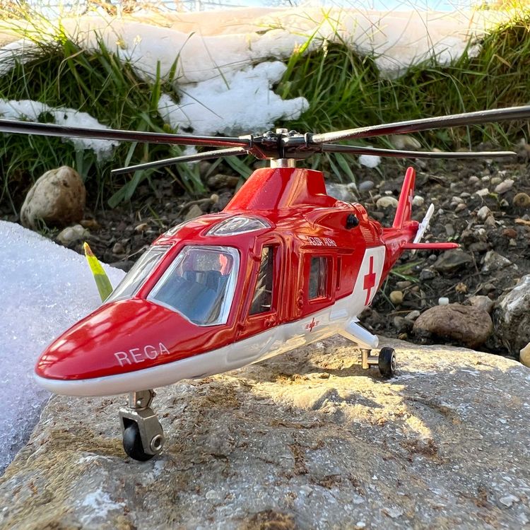 REGA Agusta A109 Vitrinenmodell ca. 1:43 (Gebraucht) in Häusernmoos für CHF 53 – mit Lieferung ...