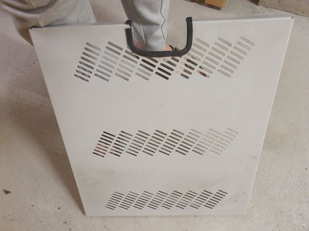 19" Fachboden Rack Tablar (Gebraucht) in Zürich für CHF 10 – mit ...