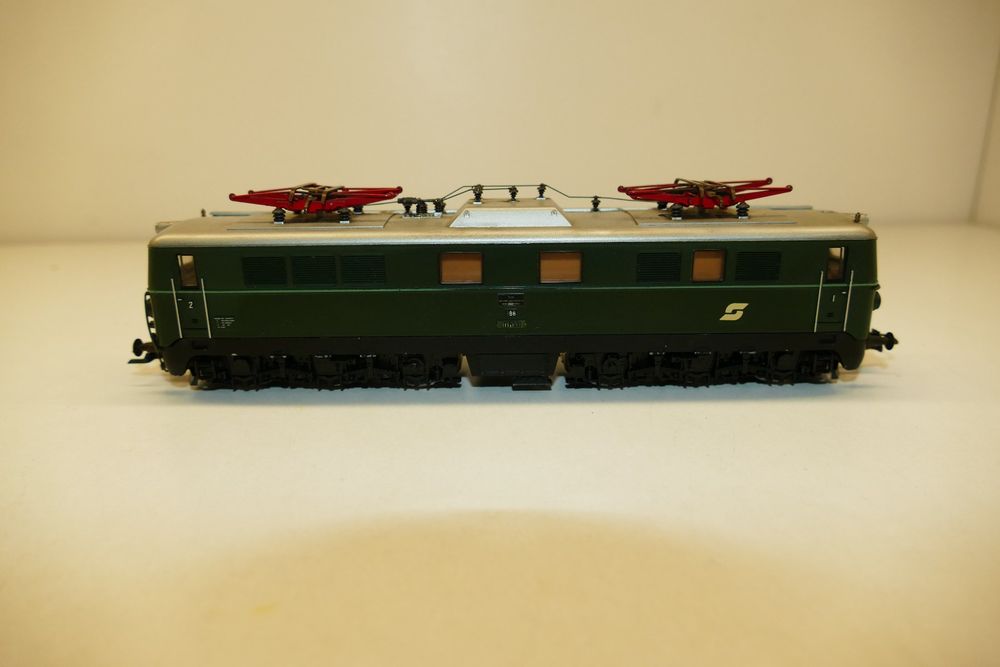 Roco H0: ÖBB Elektrolok E1110 grün (Gebraucht) in Niederhasli für CHF 37 – mit Lieferung auf ...