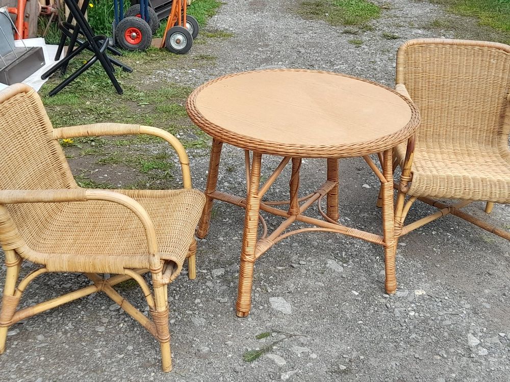 Rattan Tisch mit 2 Stühlen | Kaufen auf Ricardo