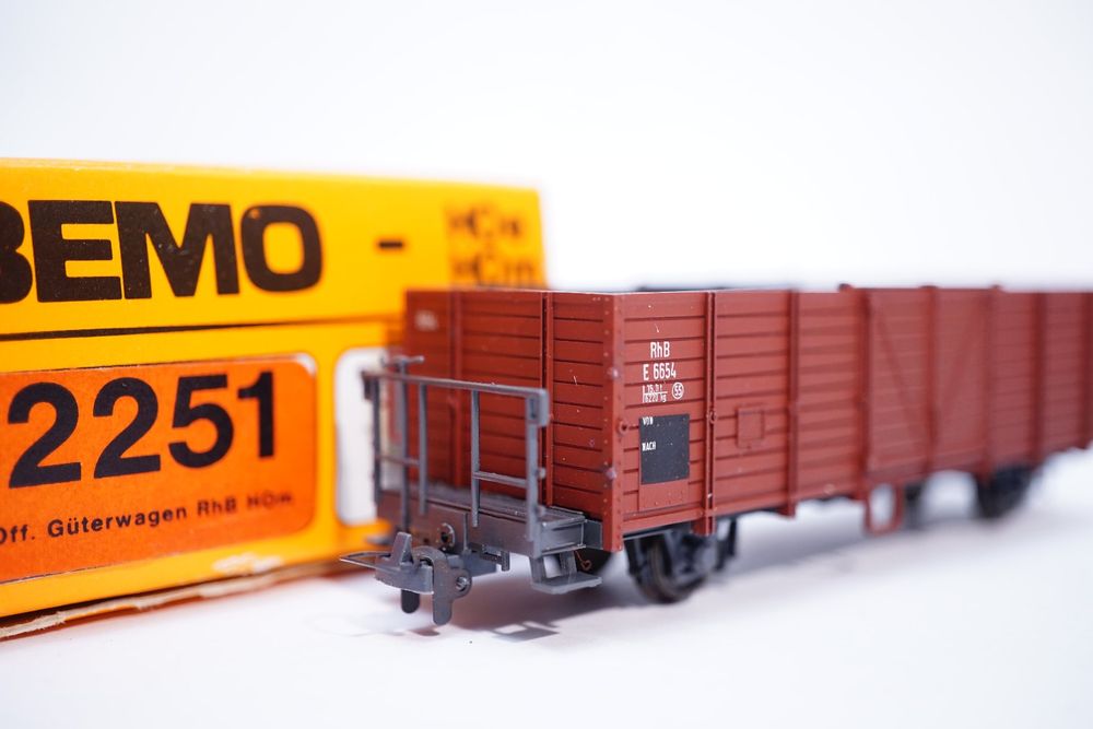 4∑ Bemo 2251 RhB Güterwagen E 6654 braun | Kaufen auf Ricardo