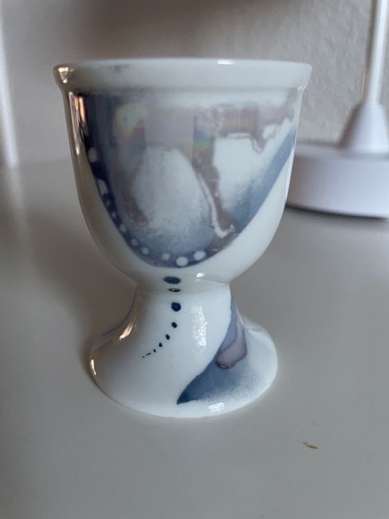 Eierbecher porzellan bemalt blau / grau ab 1.- (Gebraucht) in Winkel ...