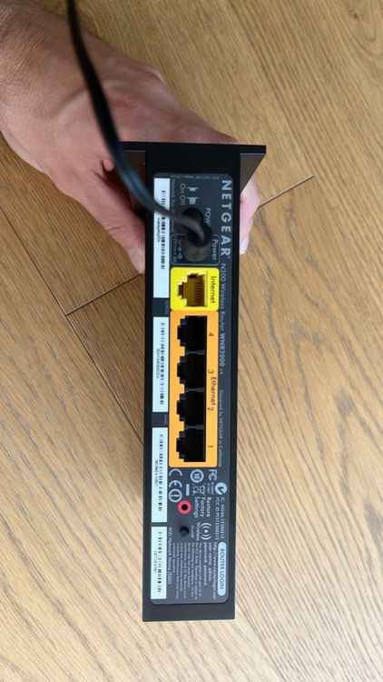 NETGEAR WNR2000 v4 Wireless Router WLAN 300Mbit/s (Gebraucht) in Zürich ...