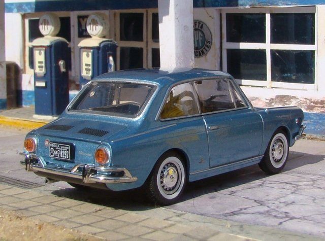 Fiat 800 Coupé 1966 hellblau met. 1:43 von Altaya / IXO | Kaufen auf ...