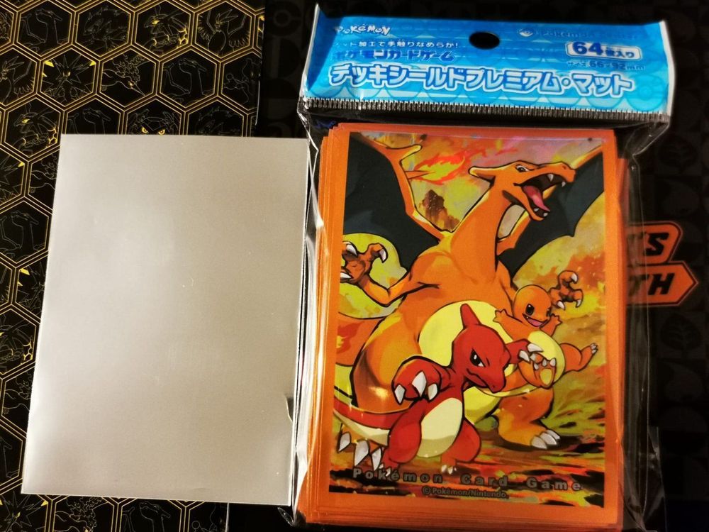 Pokemon TCG Premium Card Sleeve Charizard Glurak *NEU* -2020 | Kaufen ...