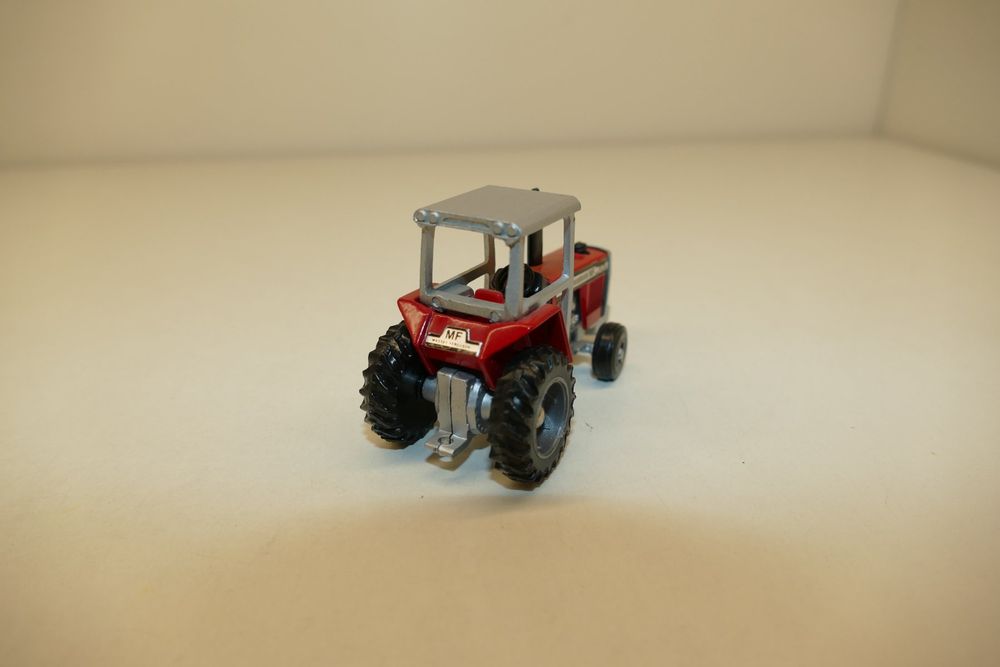 ERTL Metallmodel: Massey Ferguson 2775 Traktor (Neu (gemäss Beschreibung)) in Niederhasli für ...