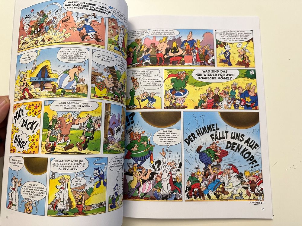ASTERIX Band 33 - Gallien in Gefahr - Softcover - wie neu (Neu (gemäss Beschreibung)) in ...