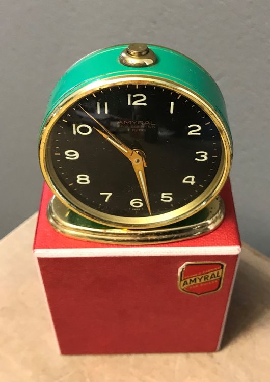 Alter Wecker mechanisch AMYRAL LOOPING grün - vintage | Kaufen auf Ricardo
