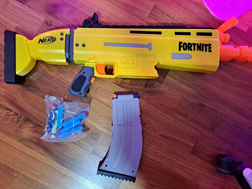 Fortnite Nerf Scar (Gebraucht) in Rümlang für CHF 7 – mit Lieferung auf ...