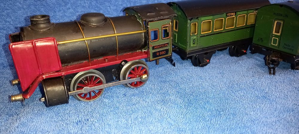 Uhrwerkloki Märklin R 880 mit 2 Wagen Spur 0 | Kaufen auf Ricardo