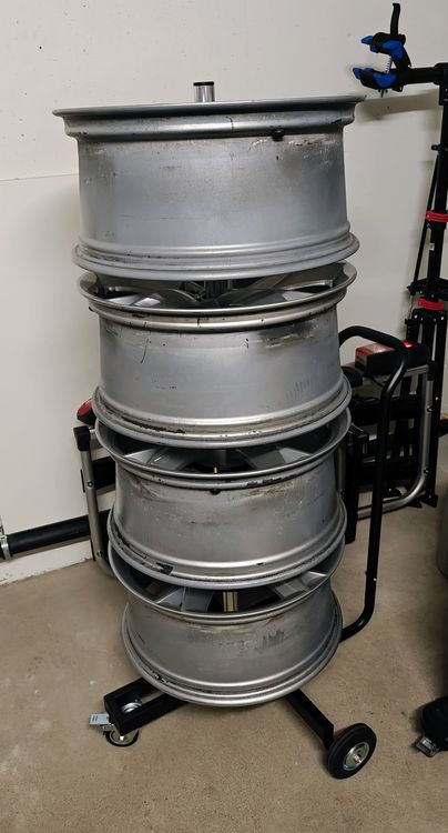 Audi OEM 19" Rims (full set + mobile wheels rack) | Kaufen auf Ricardo