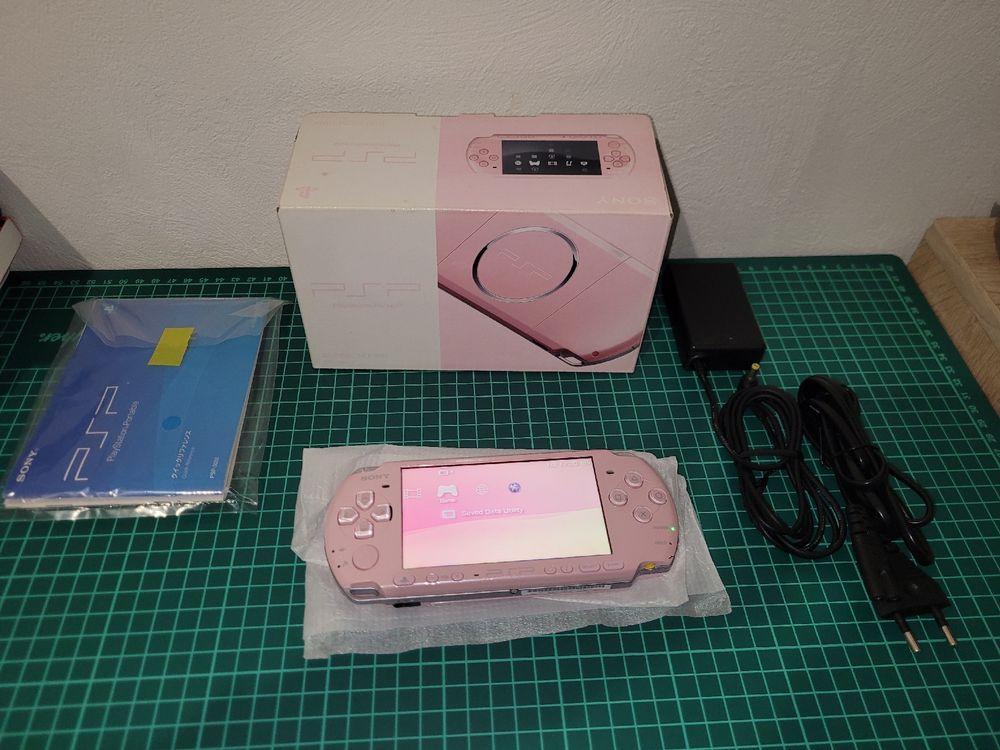 Sony PSP Pink Handheld Console - Pristine Condition! (Gebraucht) in ...