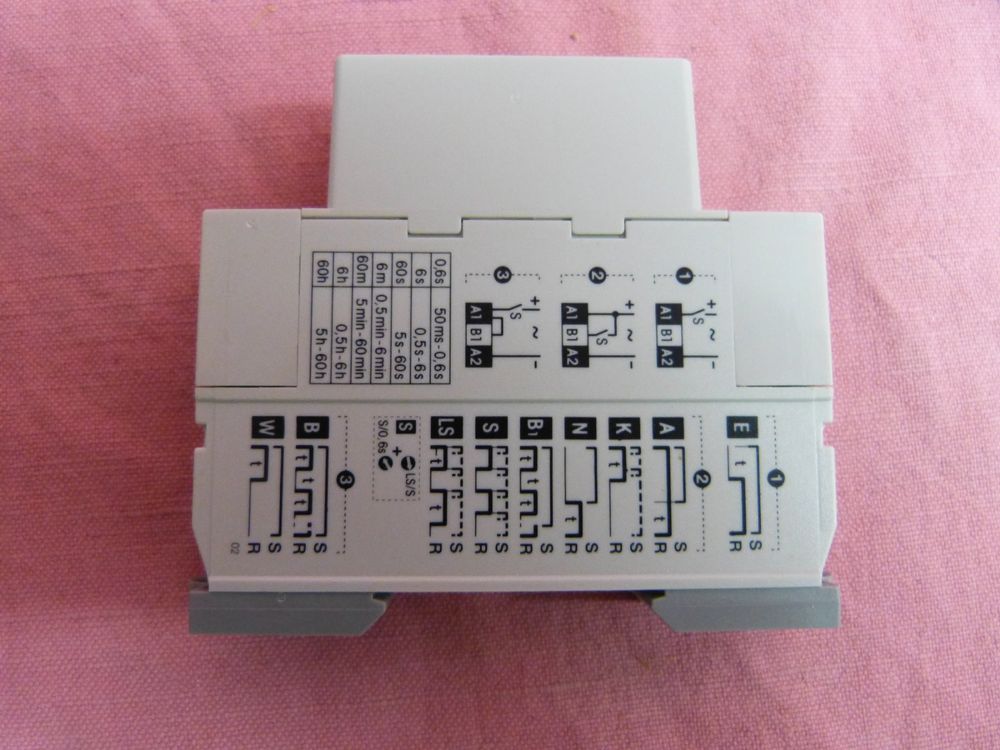 Multifunktions Zeitrelais Comat 24-240VDC/AC (Neu (gemäss Beschreibung ...