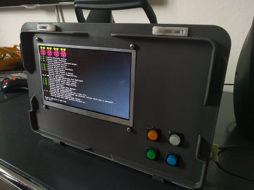 Raspberry Pi mit Display, Kamera und Box als Bastelset (Gebraucht) in ...