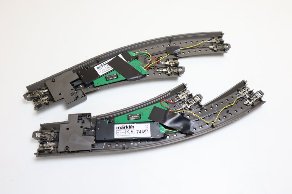 Märklin 2 x Digital C-Gleis Weiche 24671/24672 - NP: 160.- | Kaufen auf ...