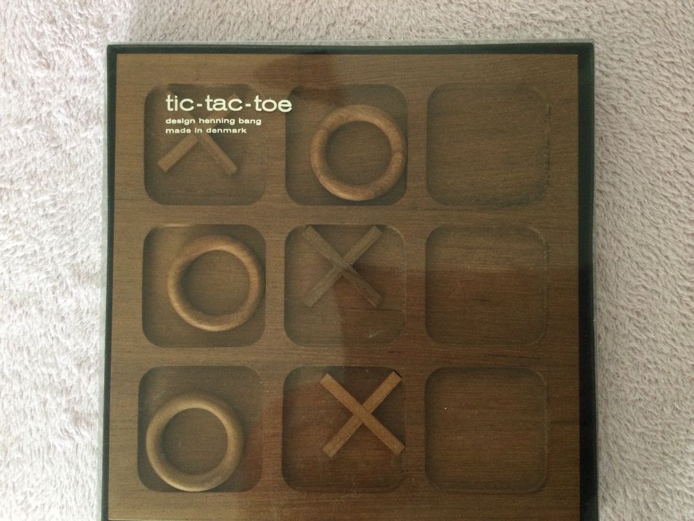 Tic–tac–toe Spiel,dänisches Design (Neu und originalverpackt) in Jona ...