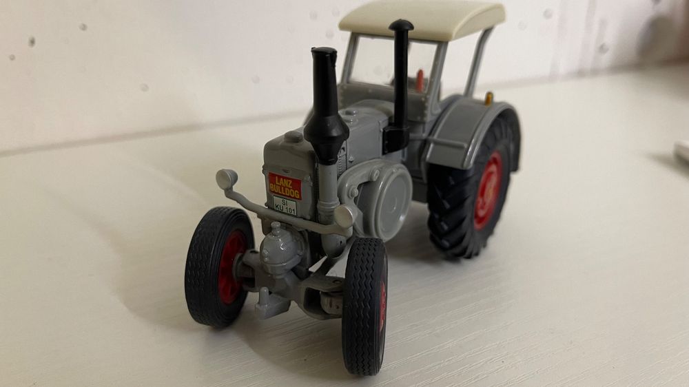 Siku Traktor Lanz Bulldog Oldtimer 1:32 (Gebraucht) in zeihen für CHF ...