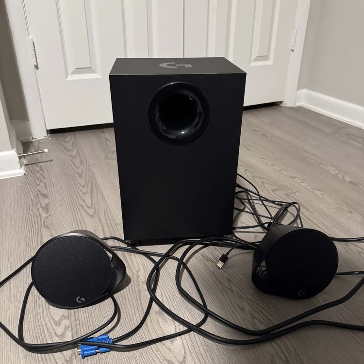 Logitech G560 (Gebraucht) in La Praz für CHF 90 – nur Abholung auf ...