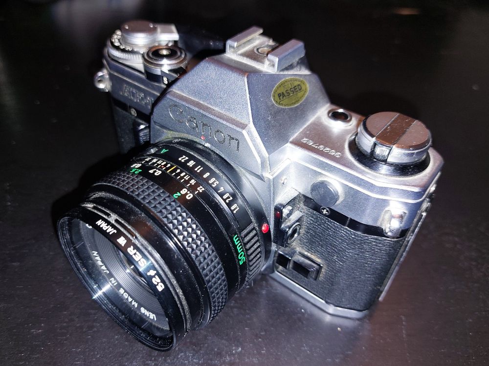 Canon AE-1 + zusätzlich Ultra Wide Macro Lens (Gebraucht) in Zürich für ...