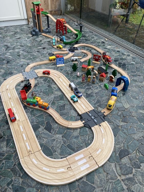 Brio World Bahn, viel Zubehör! Top Zustand, wenig bespielt! | Kaufen ...