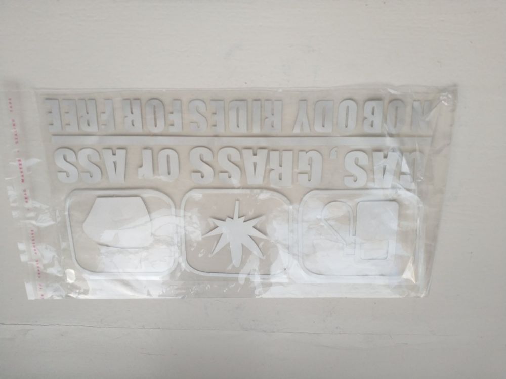 Gas grass or ass sticker (Neu (gemäss Beschreibung)) in für CHF 5 – mit ...